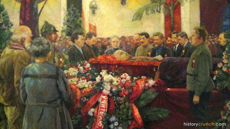 Vladimir Lenin: A Detailed Biography - History Crunch
